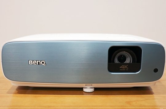 轻松打造4K家庭影院 明基TK850投影机评测_ZNDS资讯