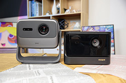 当贝X3对比坚果N1 Pro评测：三色激光和ALPD激光哪个是优选_ZNDS资讯